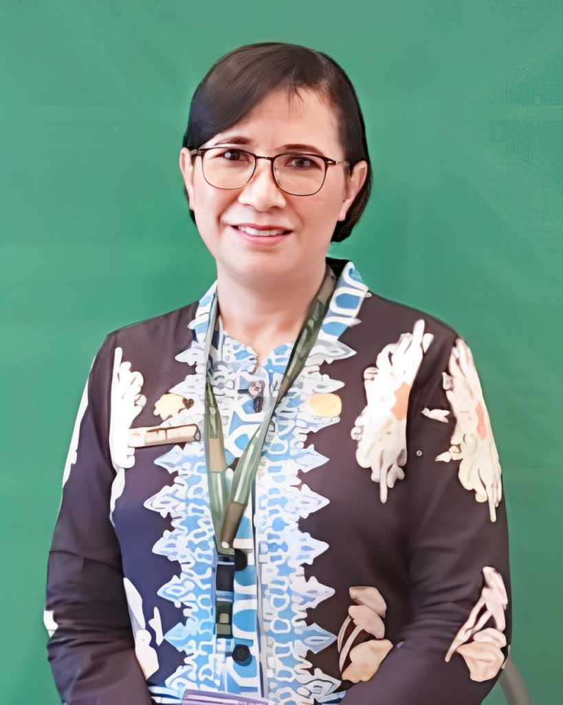 Dr. Ulmi Listianingsih Wayeni, S.Sos., M.Si - UNCEN PRESS